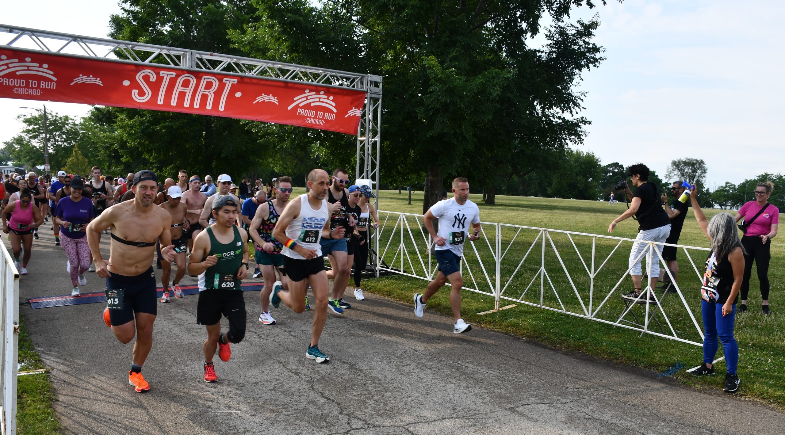 Proud to Run 2024: Chicago runners and walkers show their Pride - Windy ...