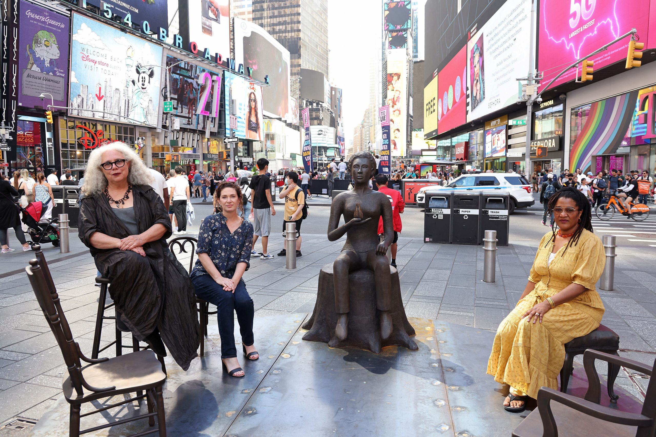Lorraine Hansberry sculpture to be permanently installed at Chicago’s ...